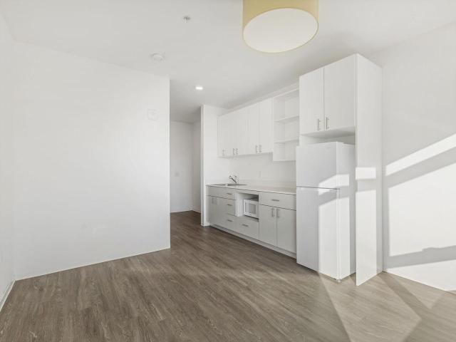 Koz on Market Studio Apartment for Rent at 1554 Market St, Tacoma, WA 98402 New Tacoma