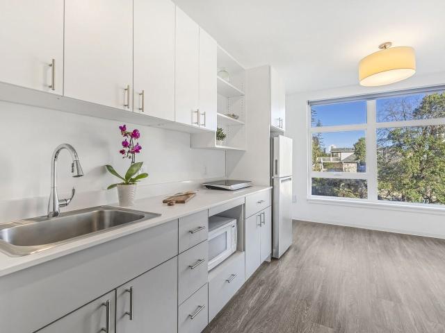 Koz on Market Studio Apartment for Rent at 1554 Market St, Tacoma, WA 98402 New Tacoma