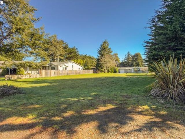 Klamath Ave SE, Bandon, OR 97411