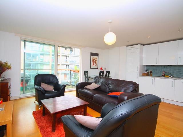 Kleine Wharf, Orsman Road, Hoxton 3 bed flat to rent £3,700 pcm £854 pw