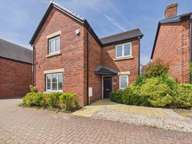 Knotgrass Way, Hardwicke, GL2 4DY 4 bed terraced house to rent £1,900 pcm £438 pw