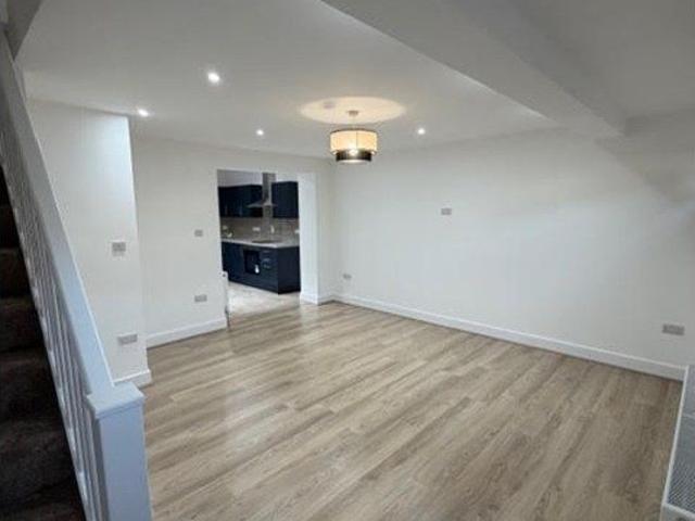 Knotts Green Mews, London E10, 2 bed maisonette to rent, £2,000 pcm | PrimeLocation
