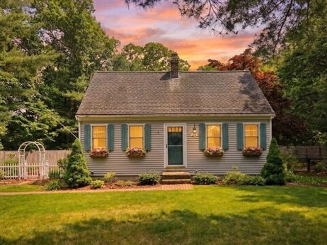 Knotty Pine Ln, Barnstable, Home For Sale