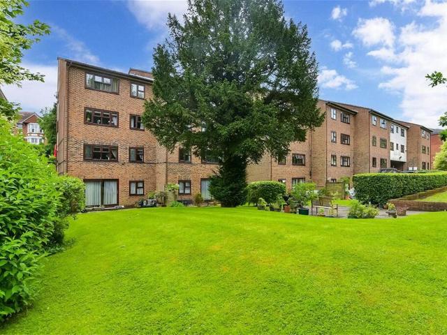 Knowle Lodge, Caterham CR3, 1 bed flat to rent, £1,200 pcm | PrimeLocation