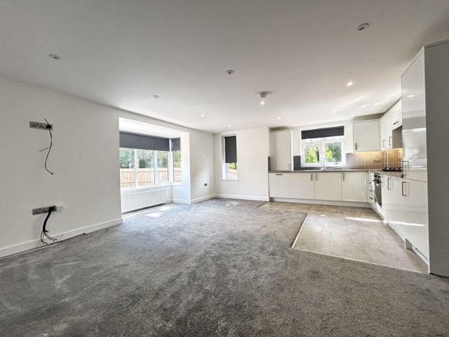 Knowle Lane, Cranleigh 1 bed apartment to rent £1,325 pcm £306 pw