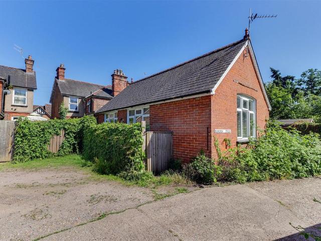 Knowle Lane, Cranleigh GU6, 1 bed detached house to rent, £1,100 pcm | PrimeLocation