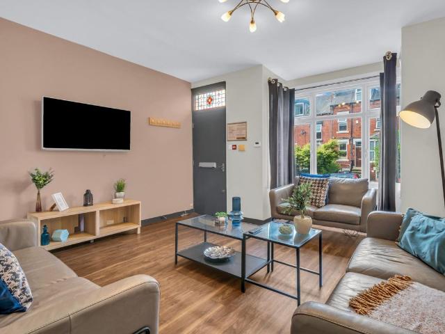 Knowle Road, Leeds LS4, 6 bed shared accommodation to rent, £433 pppm | PrimeLocation