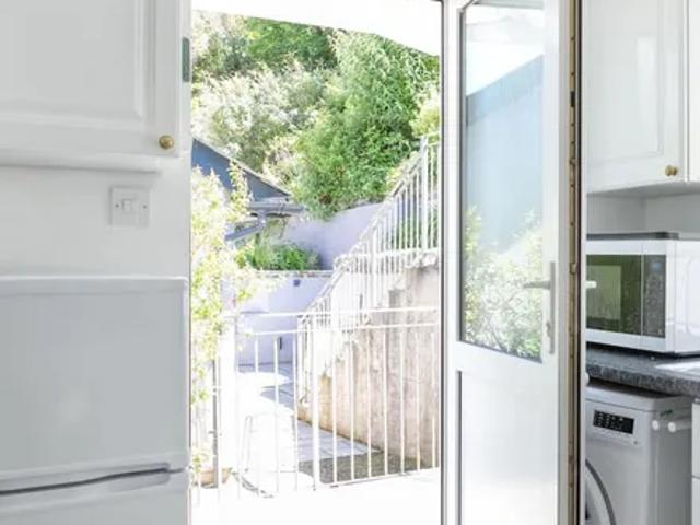 Knowle Road | Studio townhouse for rent #167290762 | Rentberry