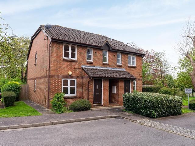 Knowles Close, Yiewsley UB7, 1 bed maisonette to rent, £1,300 pcm | PrimeLocation