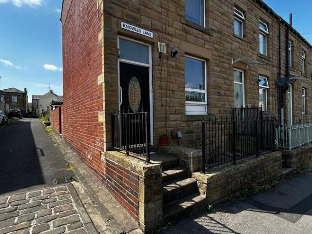 Knowles Lane, Batley WF17, 1 bed end terrace house to rent, £650 pcm | PrimeLocation