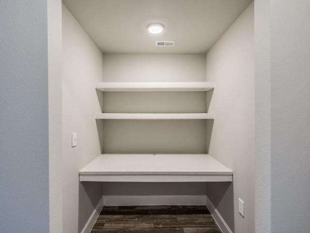 Knox at Shadowlake 3 Bedroom Apartment for Rent at 12360 Richmond Ave, Houston, TX 77082 Eldridge West Oaks