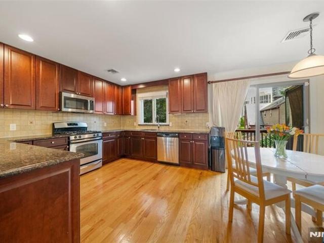Knox Ave Unit C, Cliffside Park, Condo For Sale