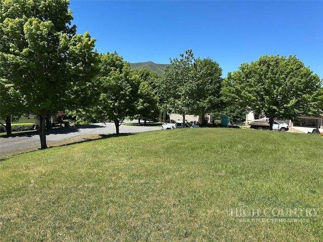 Knoll View Ct, Jefferson, NC 28640