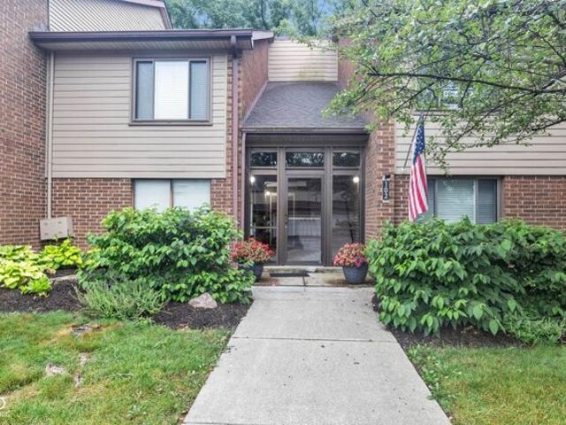 Knoll Ct Apt D, Noblesville, Condo For Sale