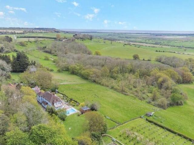 Knoll Hill, Aldington, 7 Bedroom Detached