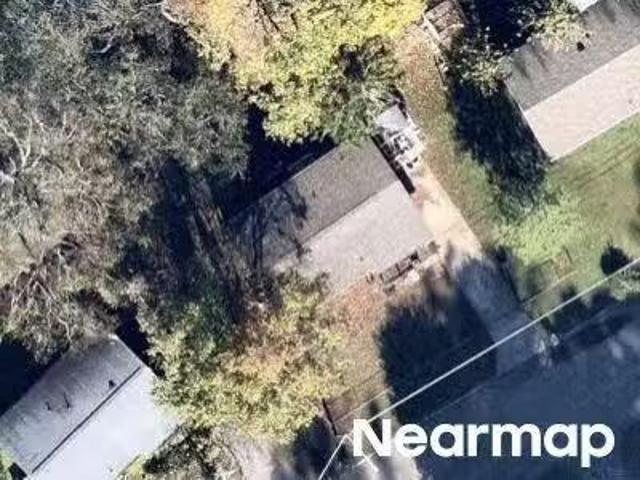Knollcrest Ln