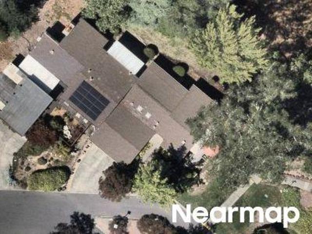 Knolls Ln
