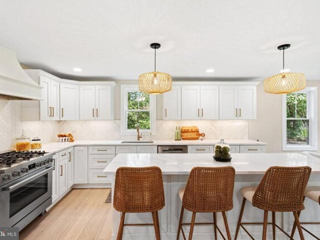 Knolltop Ln, Haddonfield, Home For Sale