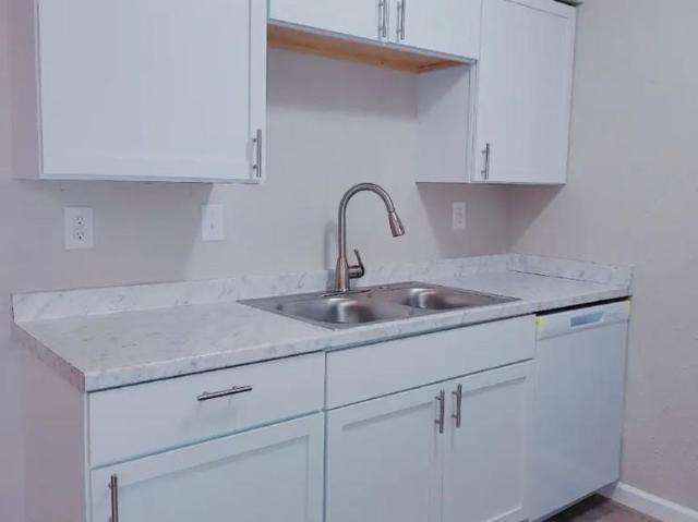 Knollwood Apartments 2 Bedroom Apartment for Rent at 1018 S 107th East Ave, Tulsa, OK 74128