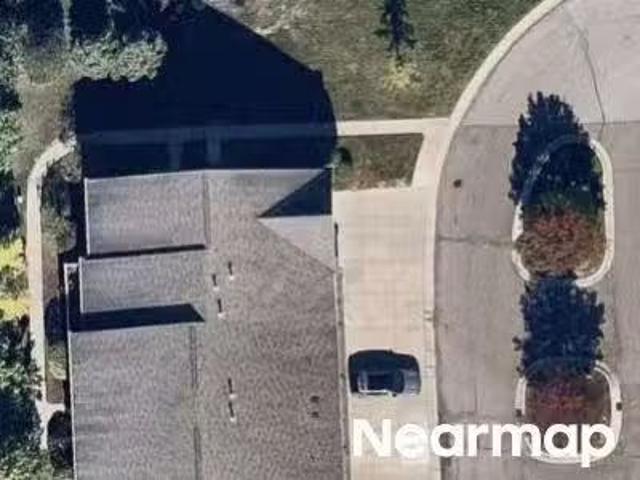 Knollwood Dr