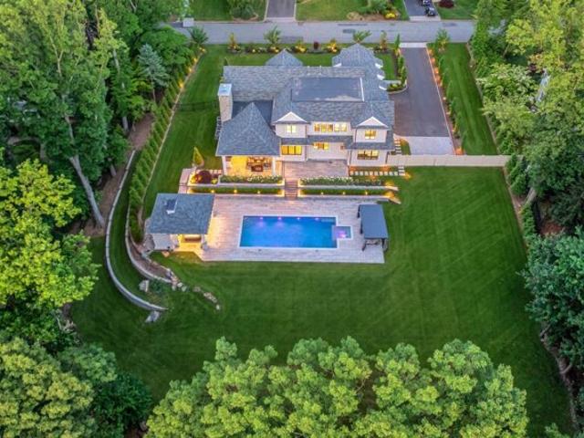 Knollwood Dr, Ridgewood, Home For Sale