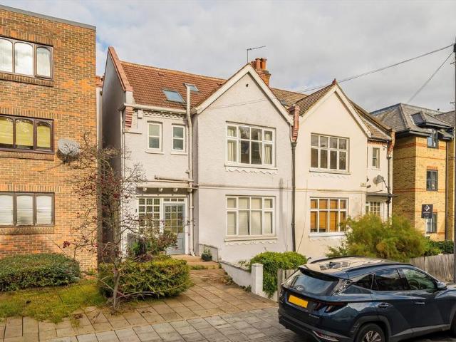 Knollys Road, London SW16 2 bed flat to rent £1,800 pcm £415 pw