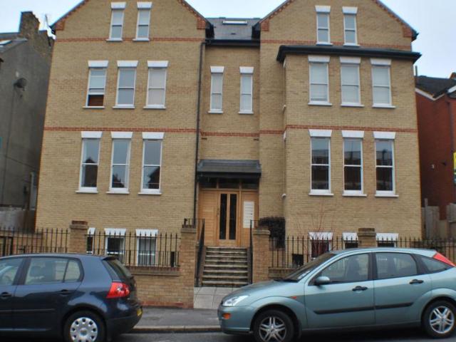 Knollys Road, Streatham, London, SW16 1 bed apartment to rent £1,450 pcm £335 pw