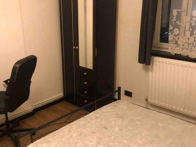 Knatchbull Road, London NW10, Room to rent, £800 pcm | PrimeLocation