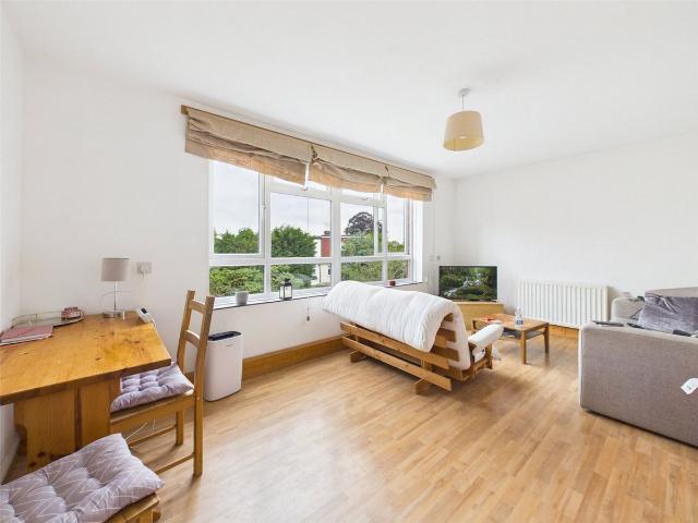 Knaggs House, Teddington TW11, 2 bed flat to rent, £1,800 pcm | PrimeLocation