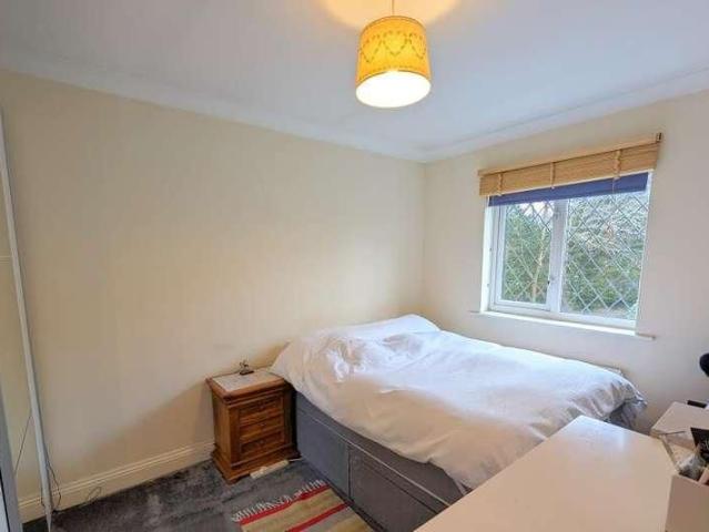 Knaphill, Woking, GU21