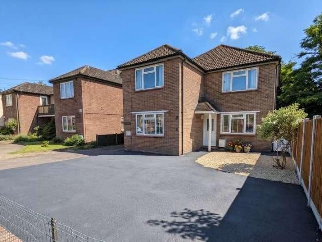 Knaphill, Woking, Surrey, GU21
