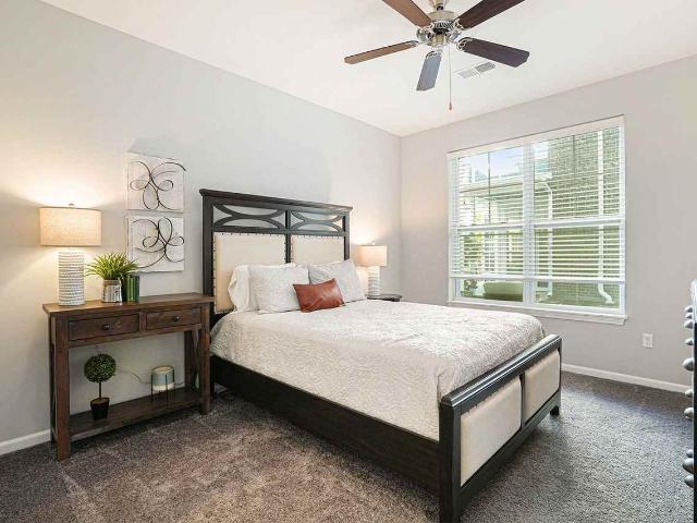 Knapp's Corner Flats 2 Bedroom Apartment for Rent at 3000 Knapp St Ne, Grand Rapids, MI 49525 Northeast Grand Rapids