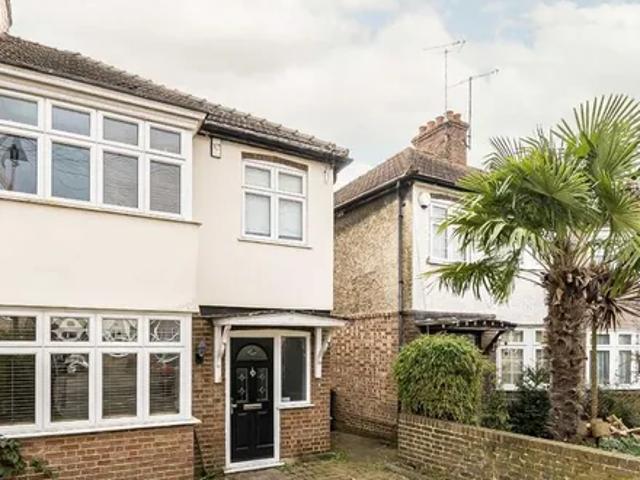 Kneller Gardens, London, TW7 7NW, United Kingdom | 4 bed duplex for rent #138933573 | Rentberry