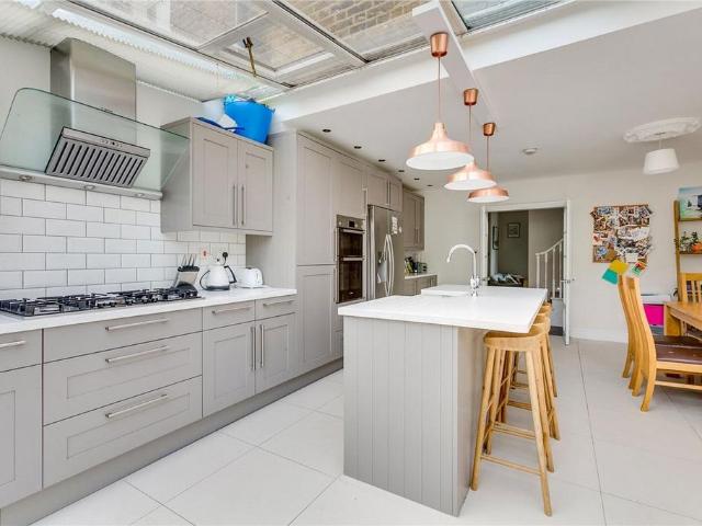 Knivet Road, London SW6 4 bed terraced house to rent £5,500 pcm £1,269 pw