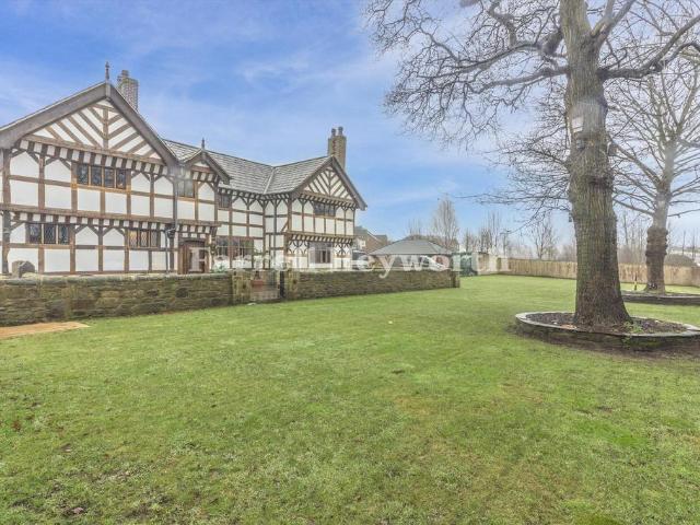 Knight Avenue, Chorley PR7 4 bed detached house to rent £4,250 pcm £981 pw