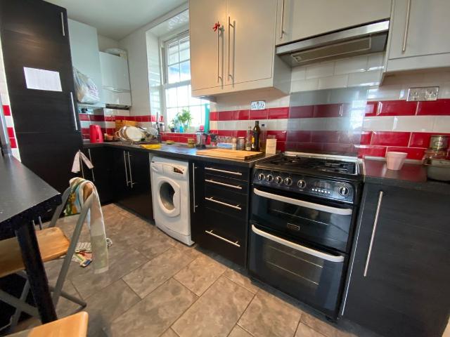 Knightland Road, London E5, 2 bed flat to rent, £2,200 pcm | PrimeLocation