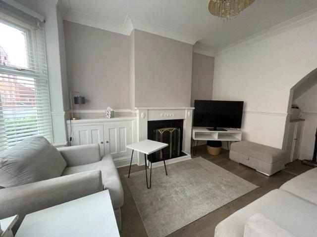 Knighton Fields Road East, Leicester LE2, 2 bed terraced house to rent, £1,100 pcm | PrimeLocation