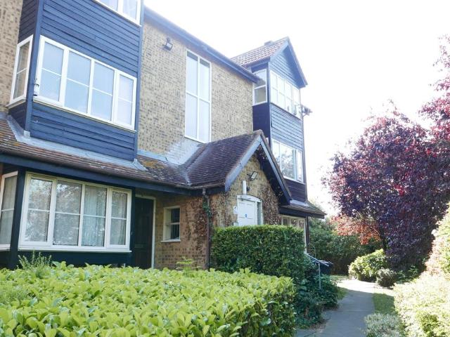 Knights Manor Way, Dartford DA1, Studio to rent, £900 pcm | PrimeLocation