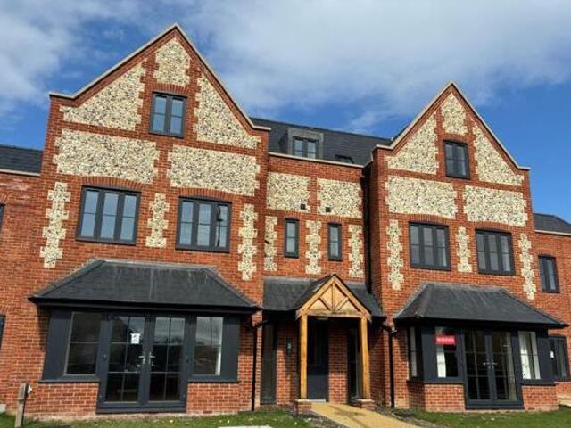 Knights Gate, West Street, 2 Bedroom Flat