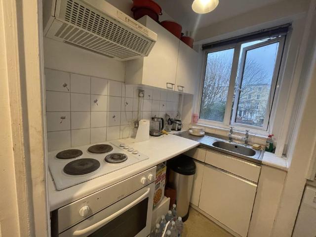 Knights House, Hortensia Road. 1 bed flat to rent £2,000 pcm £462 pw