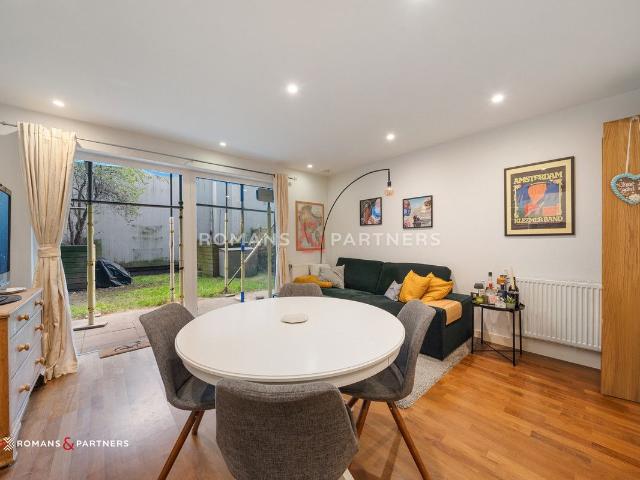 Knights Tower, Deptford SE8, 1 bed flat to rent, £1,800 pcm | PrimeLocation