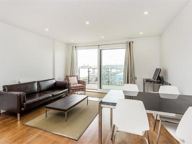 Knights Tower, Wharf Street, SE8 1 bed apartment to rent £1,800 pcm £415 pw