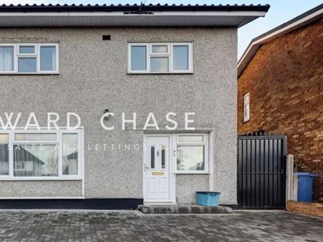 Knights Way, London, IG7 5EA, United Kingdom | 5 bed duplex for rent #168140855 | Rentberry