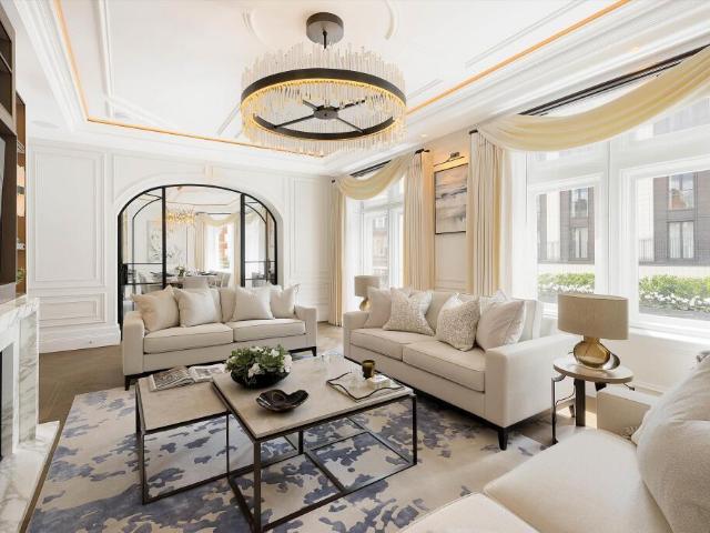 Knightsbridge, London 4 bed house to rent £30,000 pcm £6,923 pw