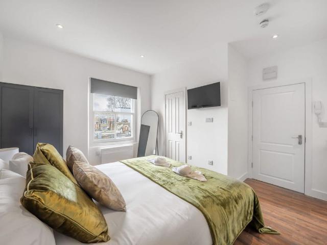 Knightsbridge SW3, 1 bed flat to rent, £4,003 pcm | PrimeLocation