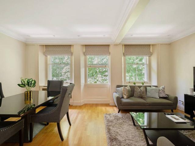 Knightsbridge SW7, 2 bed flat to rent, £6,908 pcm | PrimeLocation