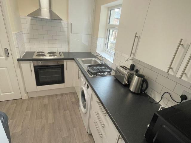 Knutsford Road Room 1