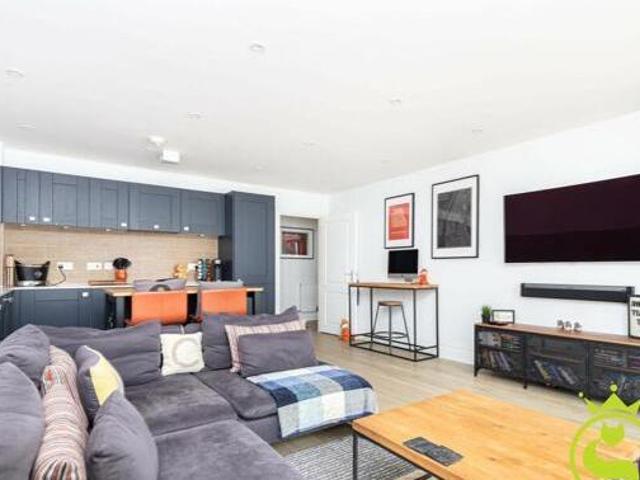 Knyveton Road, Bournemouth, 2 Bedroom Flat