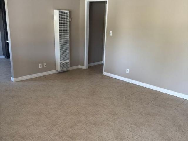 Kroeger 3 Bedroom Apartment for Rent at 405 S Kroeger St, Anaheim, CA 92805 The Colony