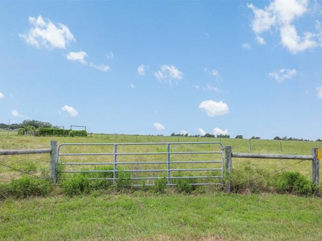 Krause Rd, Round Top, TX 78954